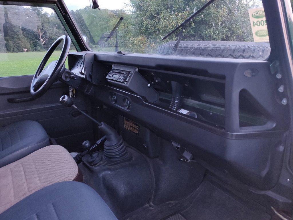 Inspiration: Land Rover Defender Dash Examples - Bishop+Rook Heritage ...