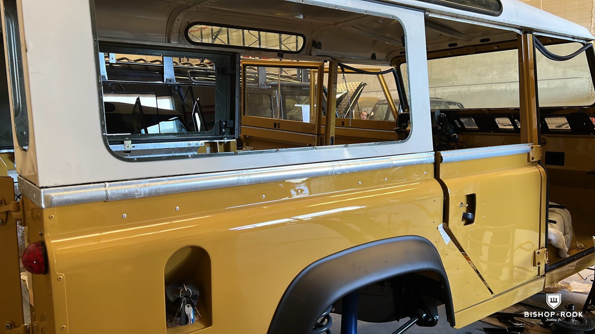 Bahama Gold Defender 110 – Re-Assembly - Bishop+Rook Heritage Defenders