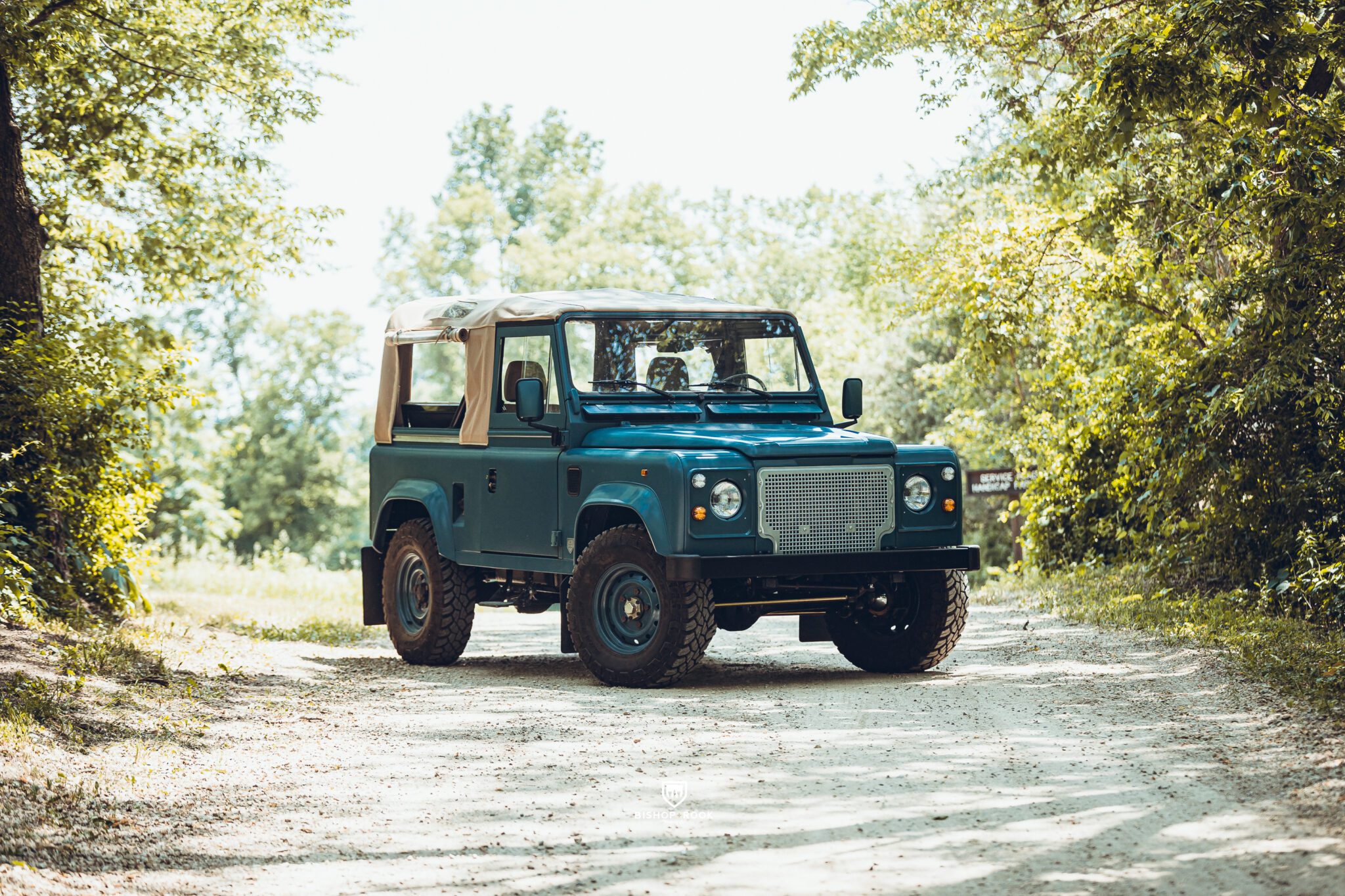 Mechanical Reliability of a Vintage Land Rover Defender - Bishop+Rook ...